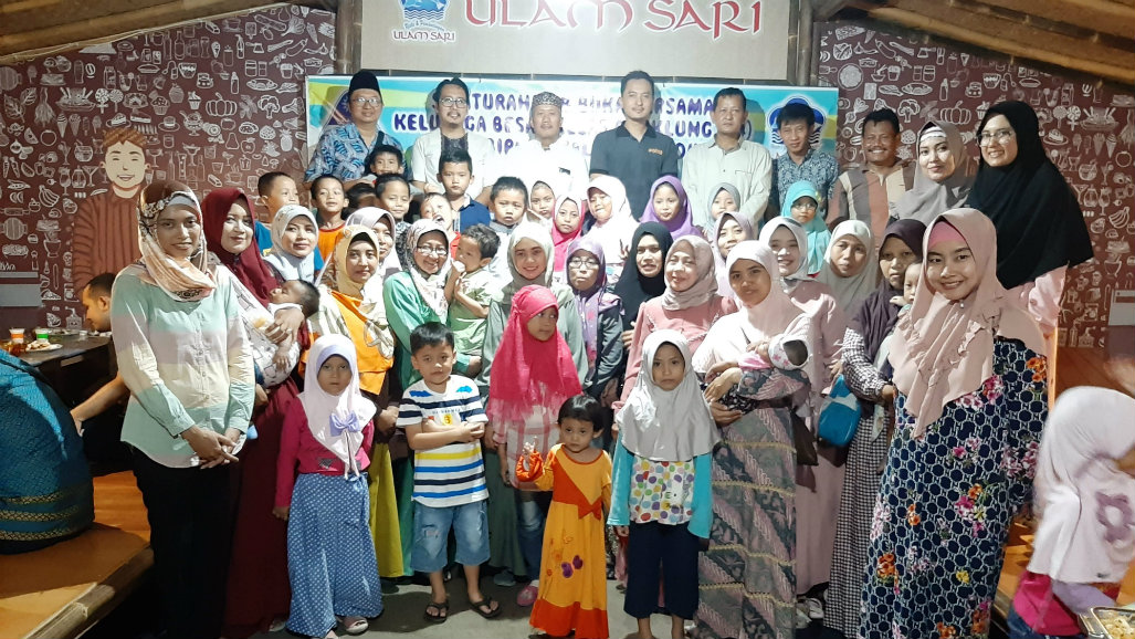 Tempat reuni di kudus terfavorit adalah Ulam Sari Resto jl museum ...
