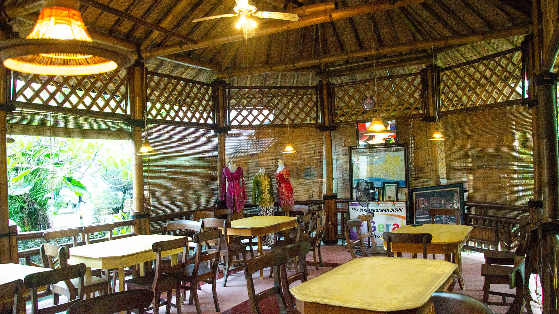 Tempat meeting di kudus ulam sari tersedia banyak ruang AC / Non